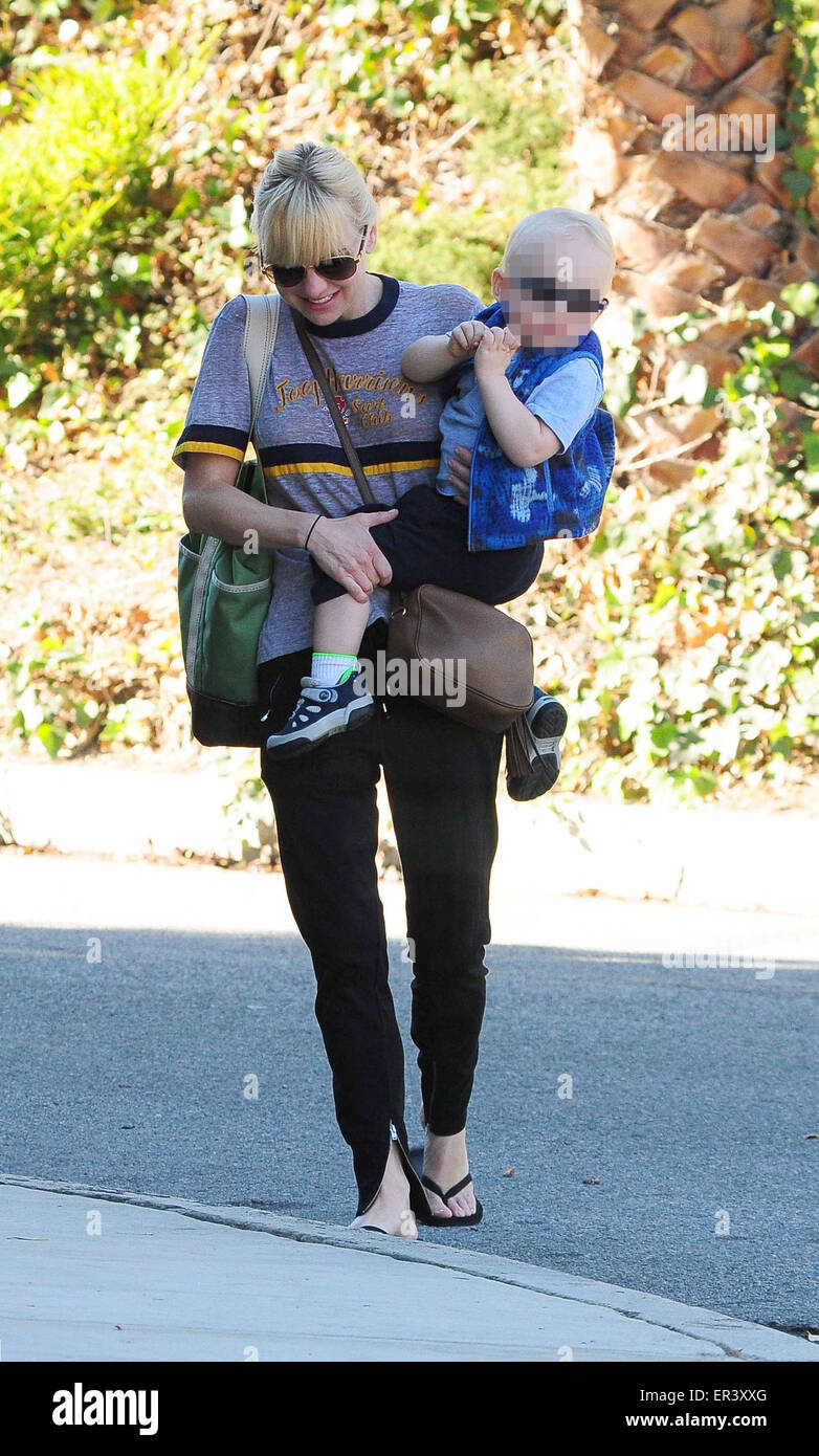 Anna Faris spotted out with her son Jack Pratt in Beverly Hills ...
