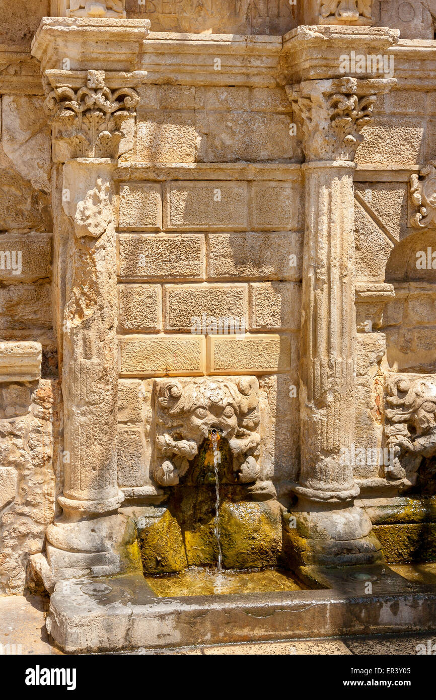 The rimondi fountain hi-res stock photography and images - Alamy