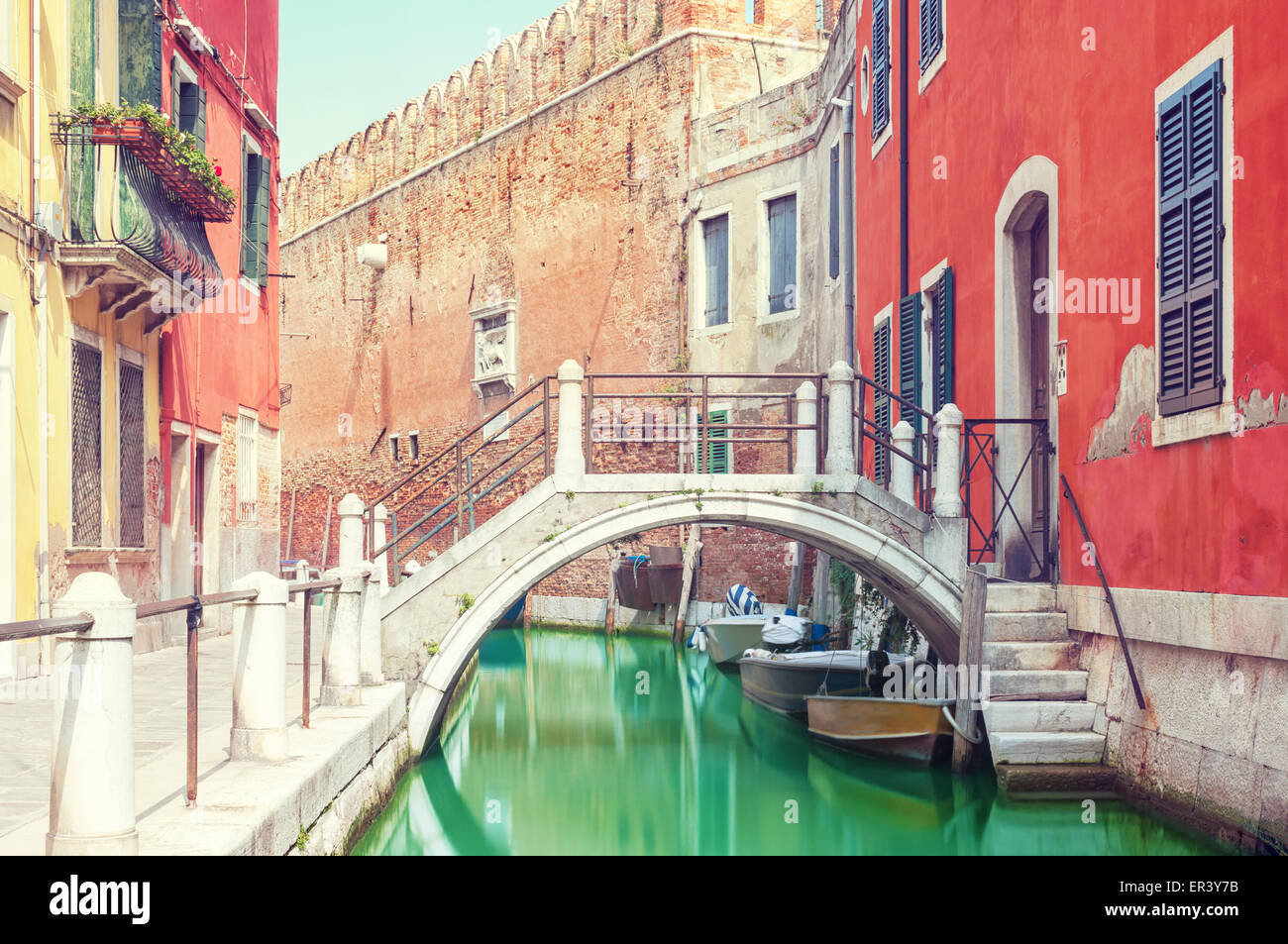 Bridge over canal venice venezia hi-res stock photography and images ...