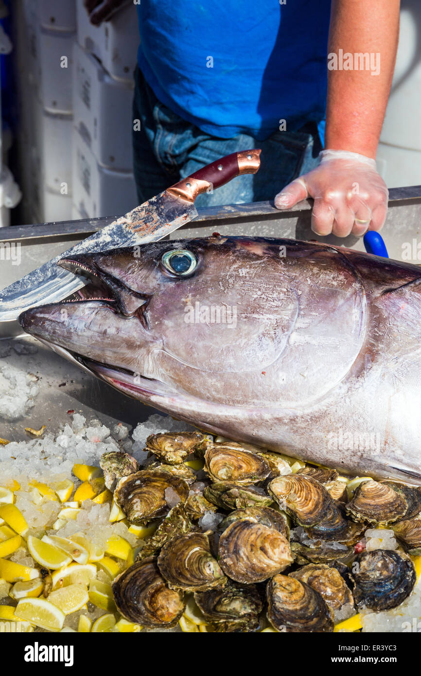 Embankment food markets hi-res stock photography and images - Alamy