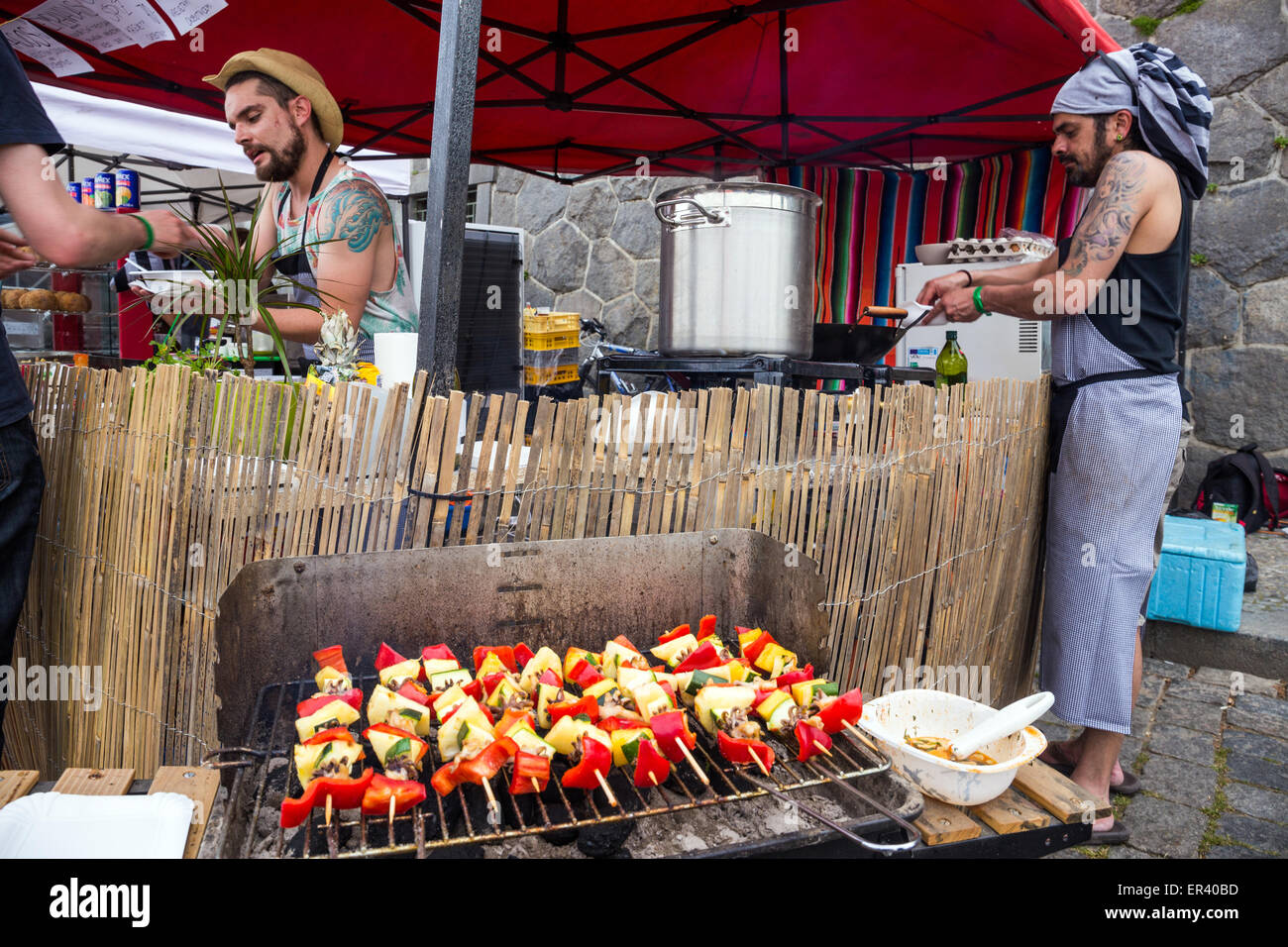 Traditional indoor outdoor market with vendor stalls hi-res stock ...