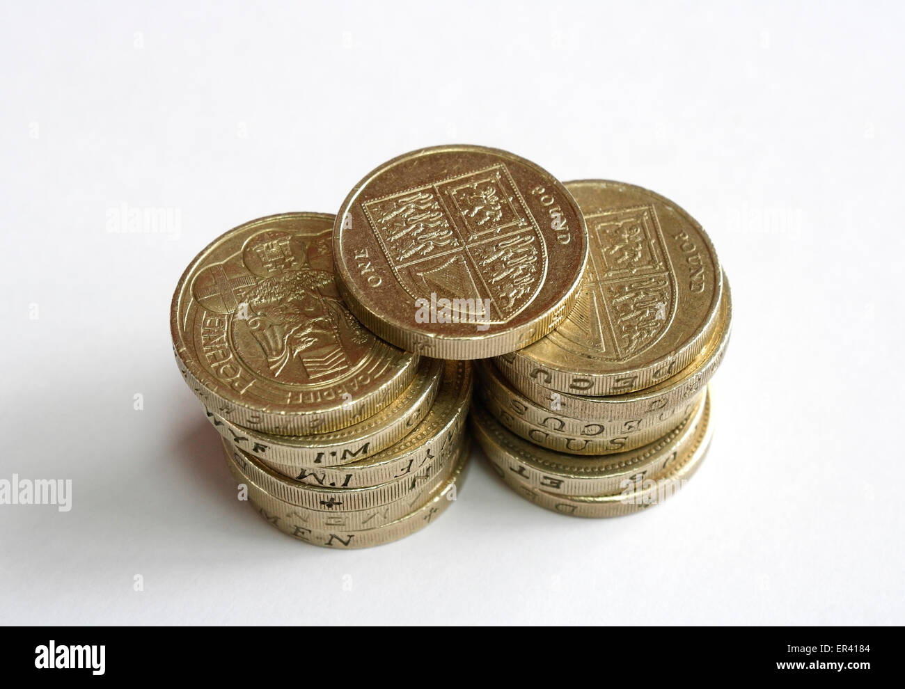 Stack of one pound coins hi-res stock photography and images - Alamy