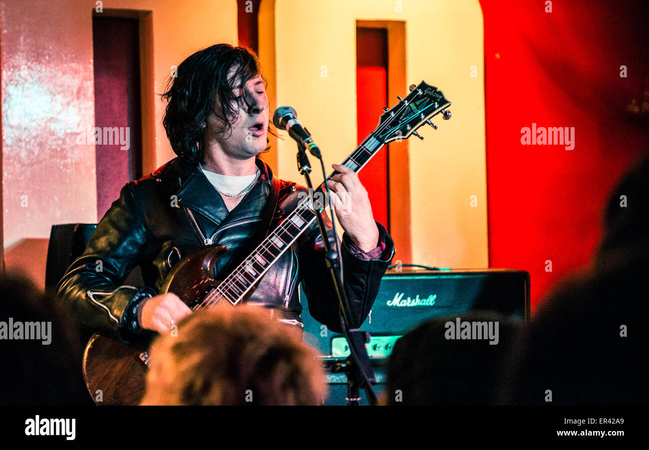 Carl Barât & The Jackals perform at the 100 Club on Oxford Street ...