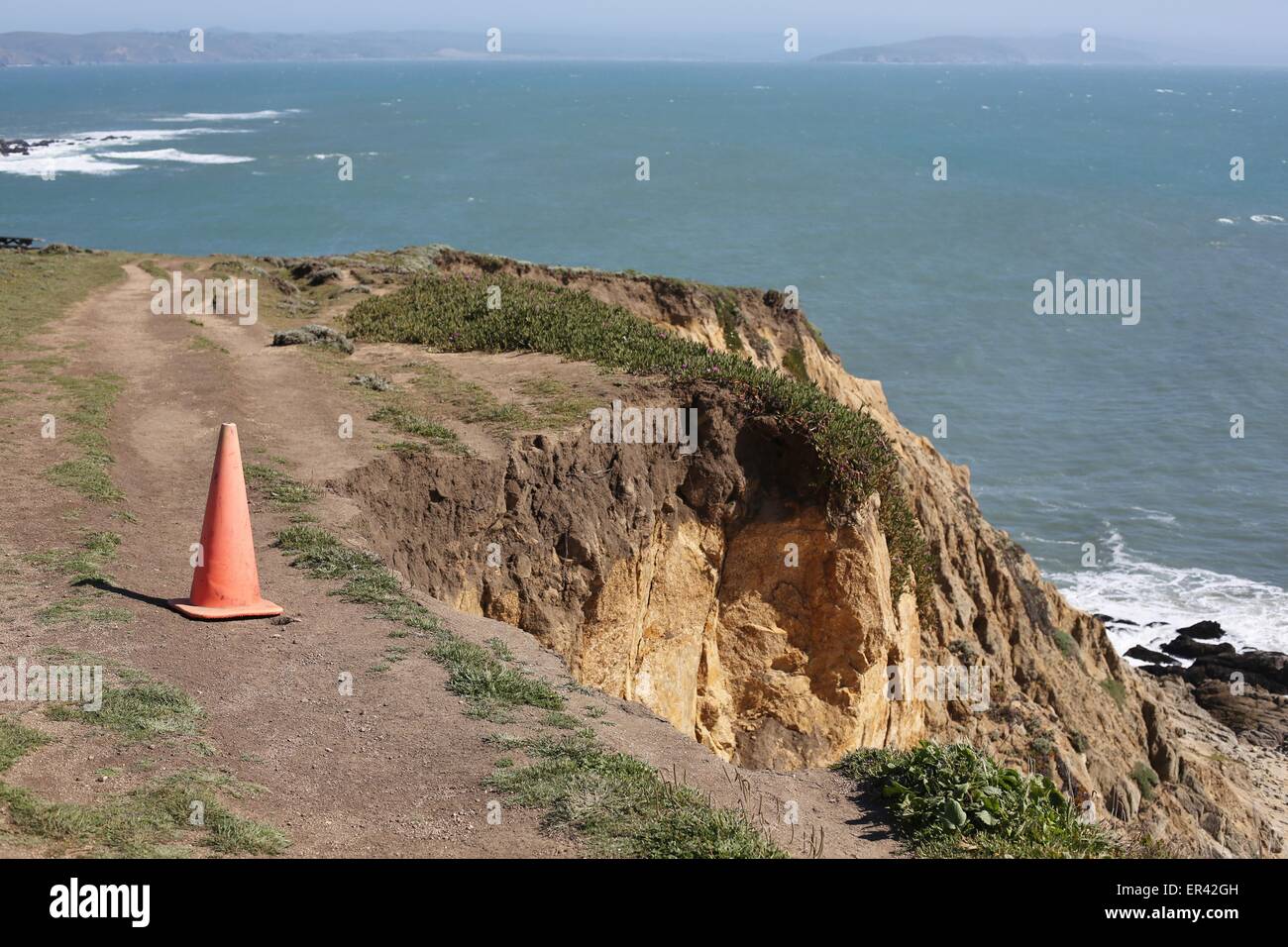 Crumbling coastline hi-res stock photography and images - Alamy