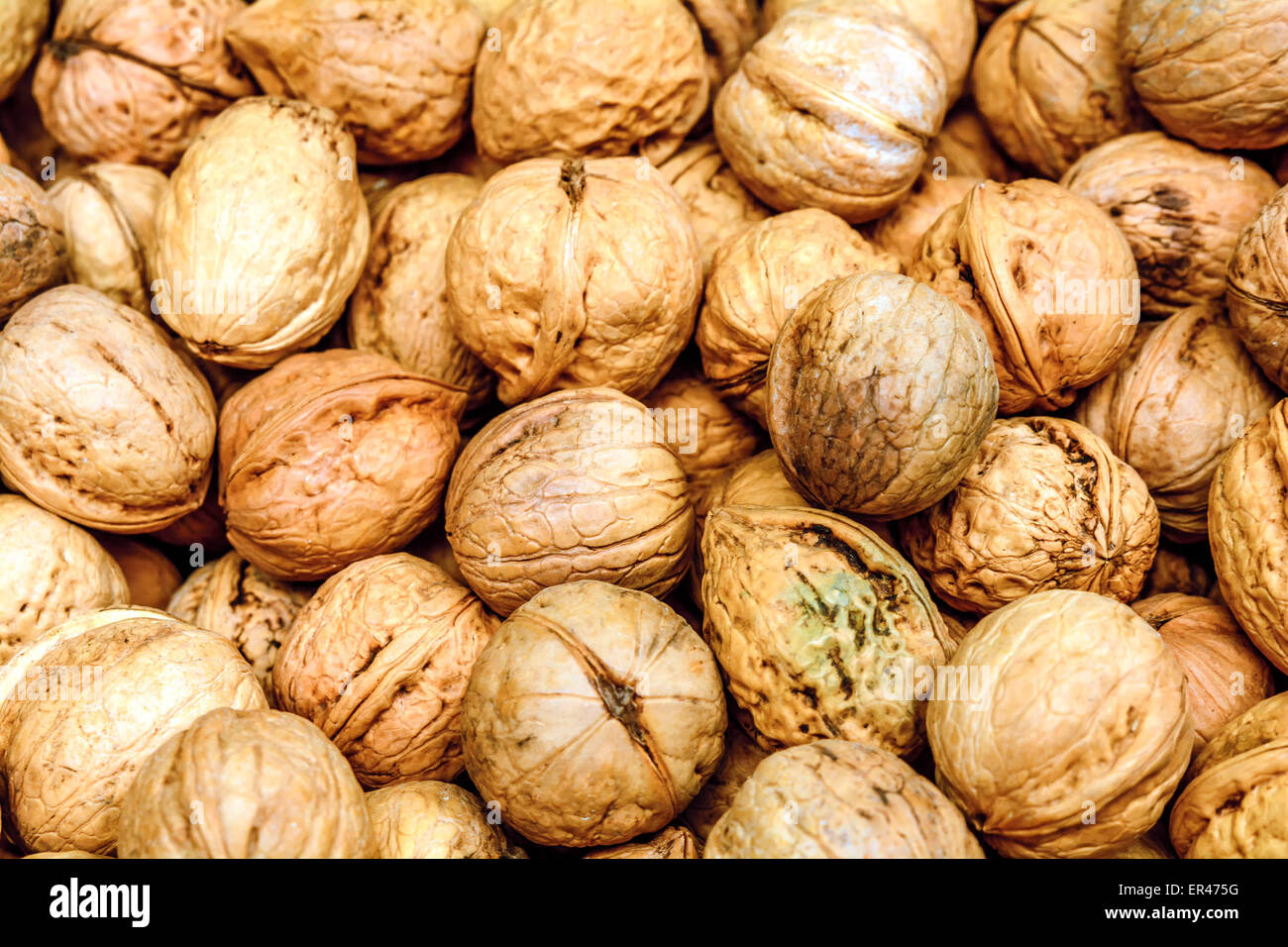 Pile of walnuts Stock Photo - Alamy