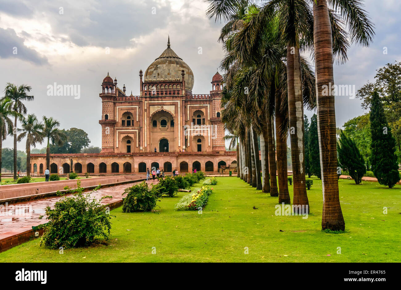 The Tomb of Safdarjung in New Delhi Stock Photo - Alamy