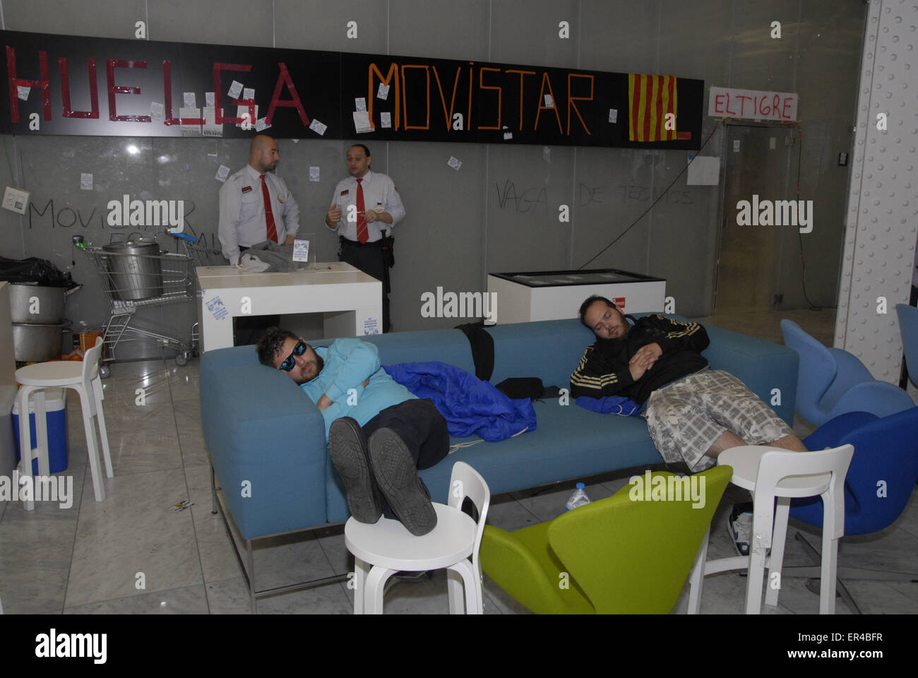 Barcelona, Spain. 27th May, 2015. Day 51 and workers from movistar ...