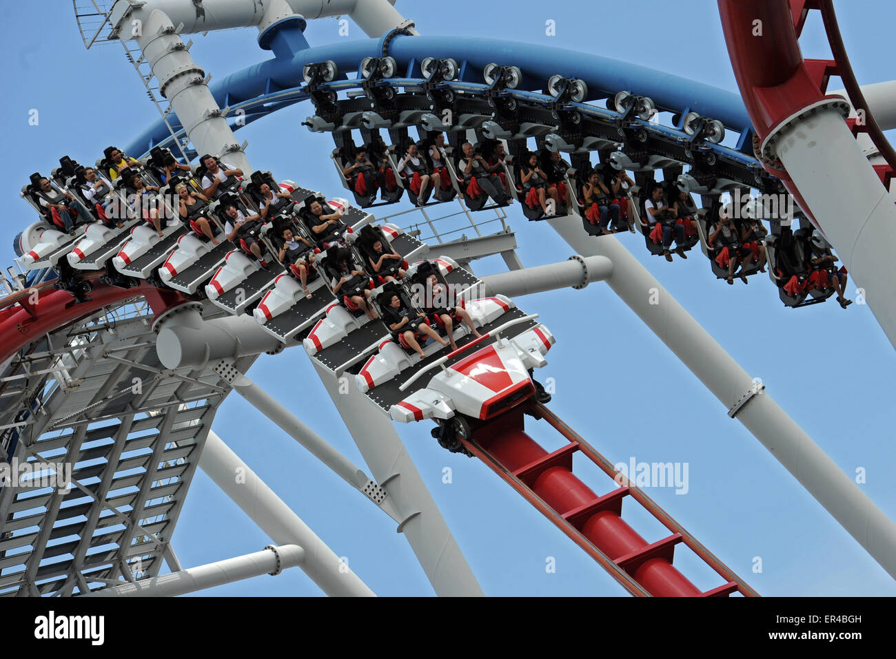 Cylon battlestar hi-res stock photography and images - Alamy Cylon battlestar hi-res stock photography and images - Alamy
