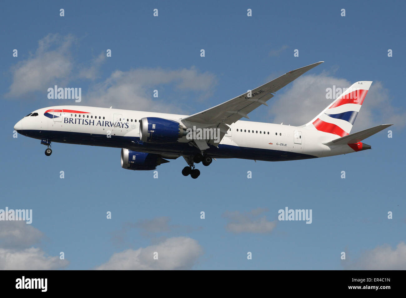 Ba boeing 787 landing hi-res stock photography and images - Alamy