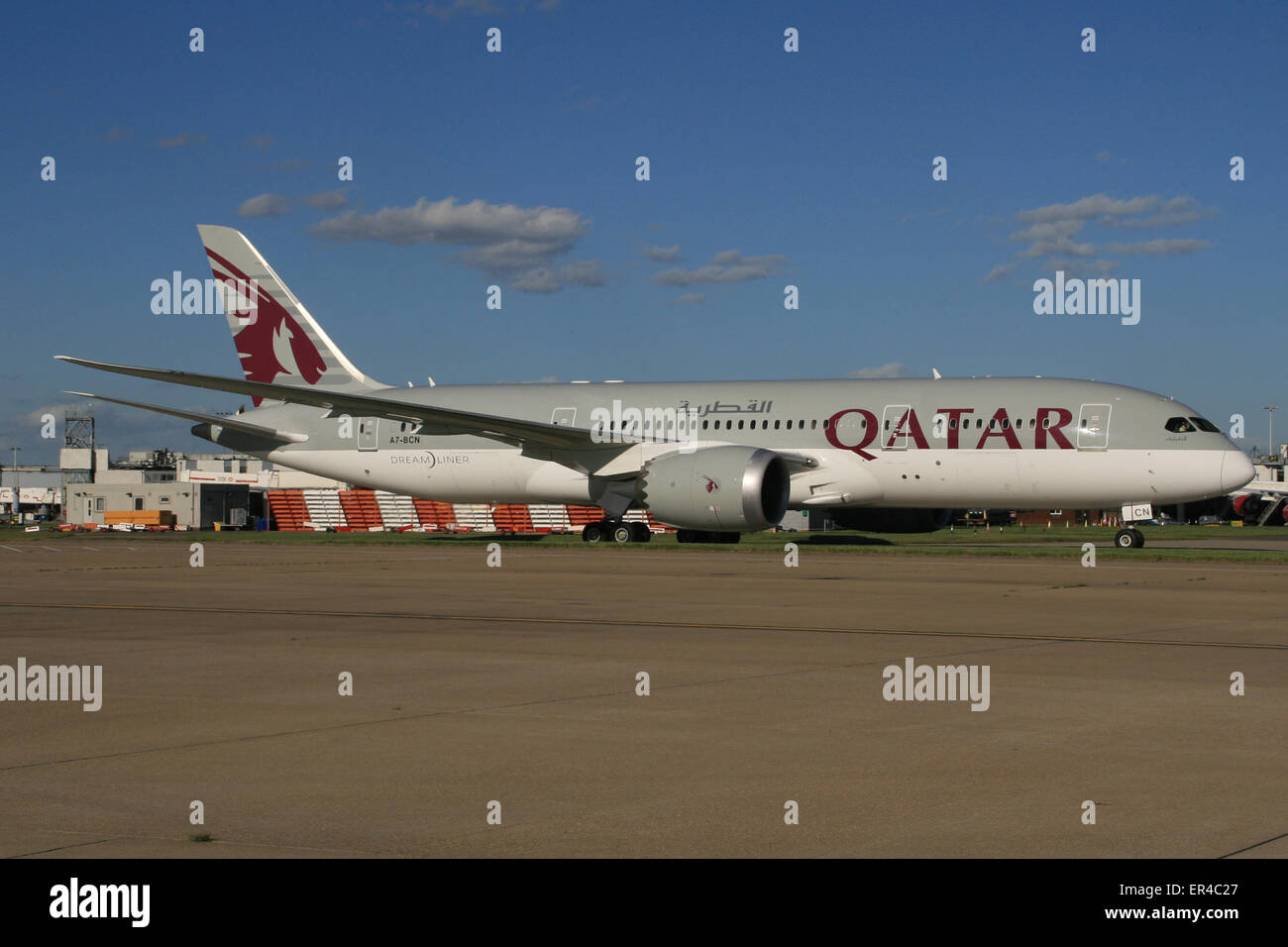 QATAR 787 DREAMLINER Stock Photo - Alamy