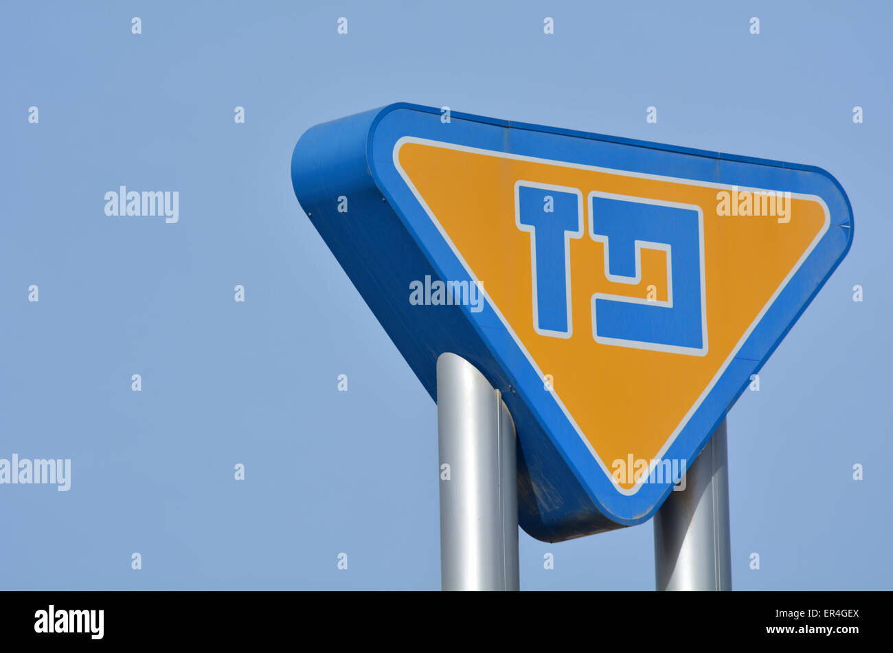 Fuel Service Stations High Resolution Stock Photography and Images - Alamy