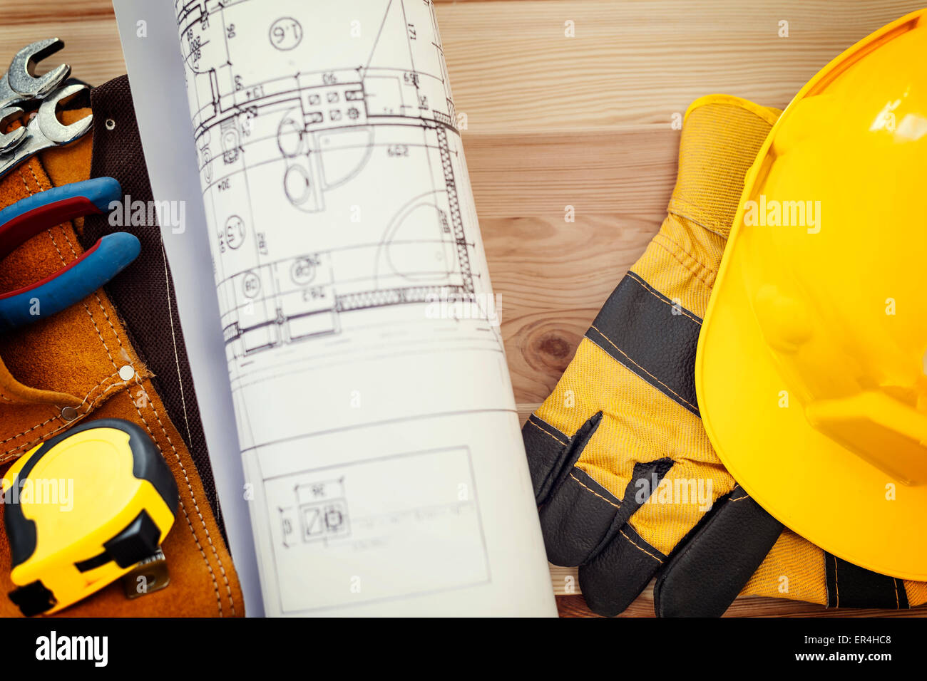 Builders belt hi-res stock photography and images - Alamy