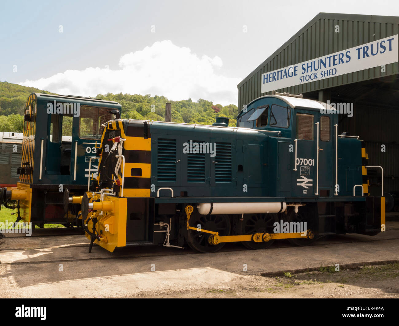 A vintage diesel shunter train at The Heritage Shunters Trust, Rowsley ...