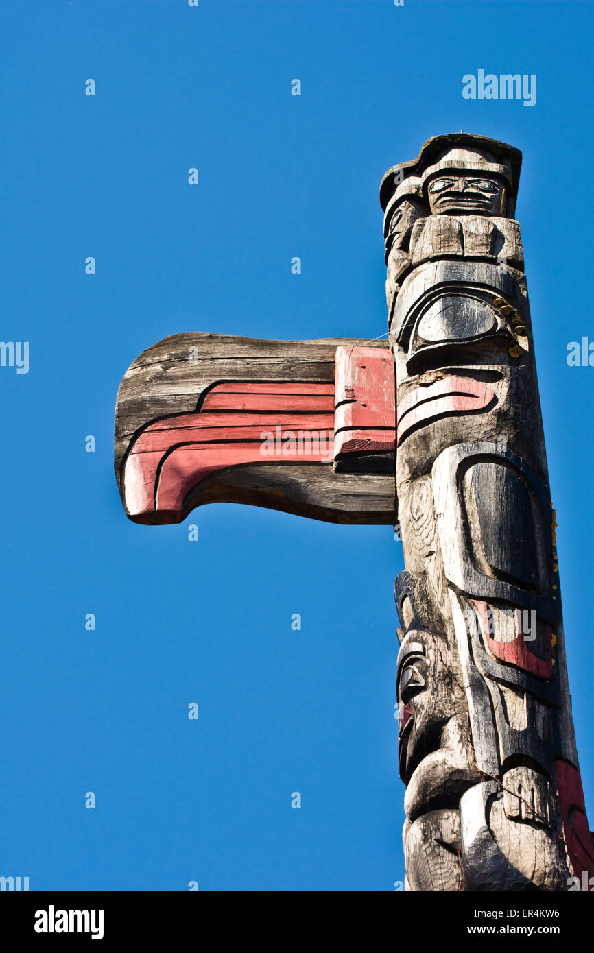 detail of a Native American totem Stock Photo - Alamy