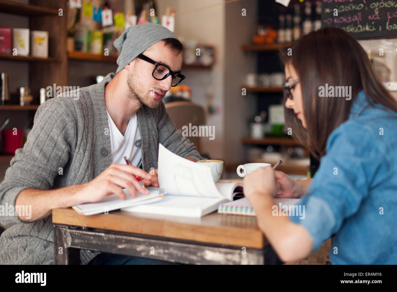Cafe hi-res stock photography and images - Alamy