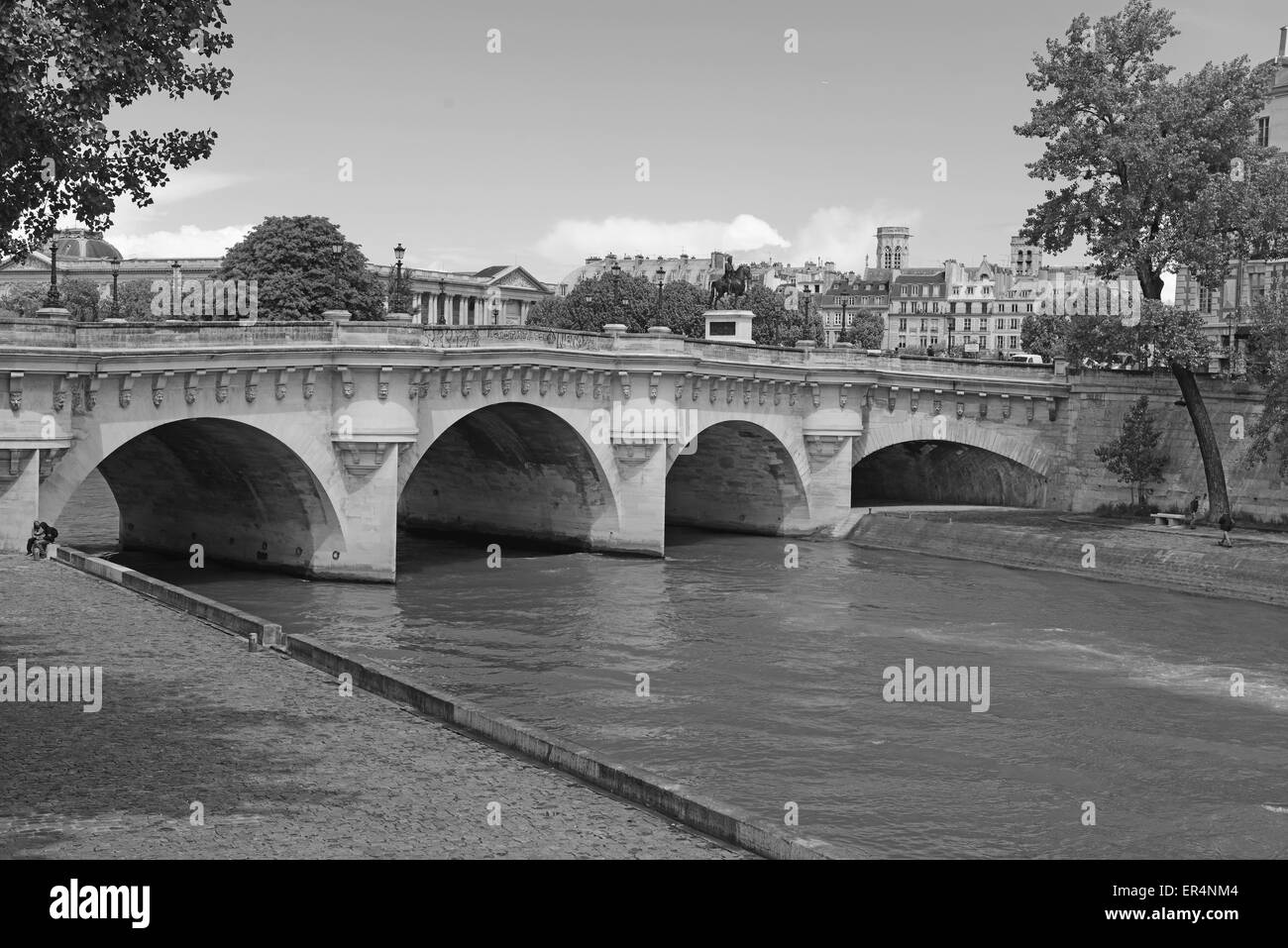 France tours bridge Black and White Stock Photos & Images - Alamy