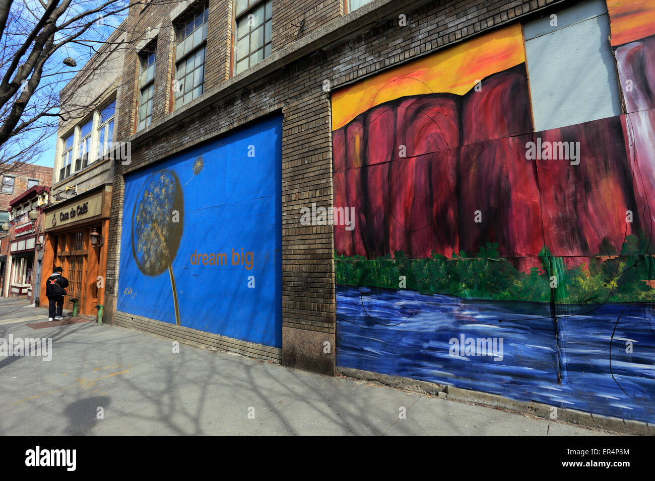 Murals on main hi-res stock photography and images - Alamy