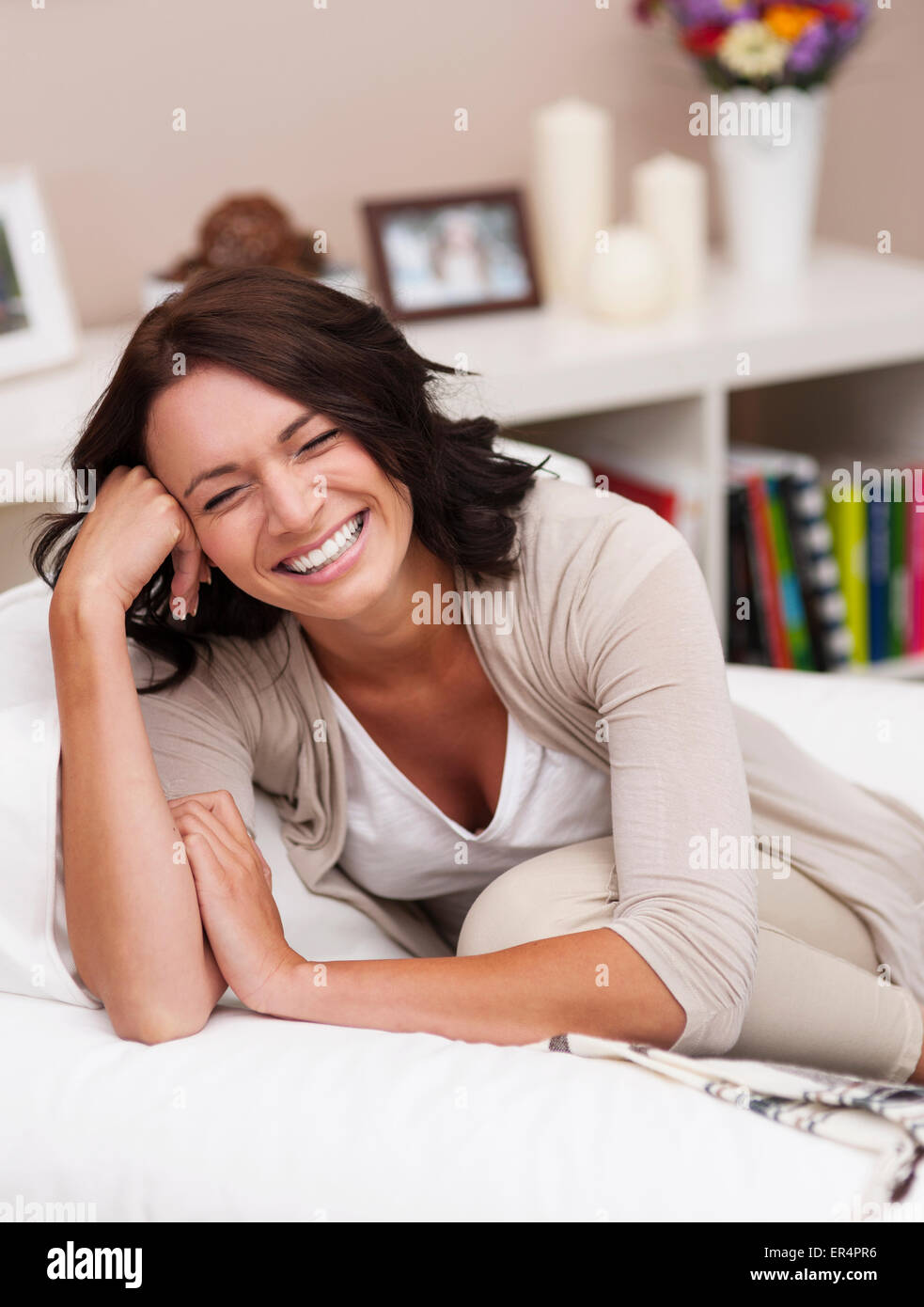 Candid laughter hi-res stock photography and images - Alamy
