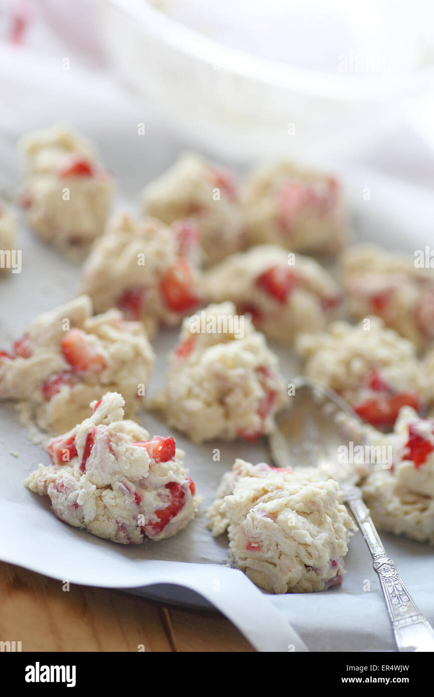 Dropped food kitchen hi-res stock photography and images - Alamy