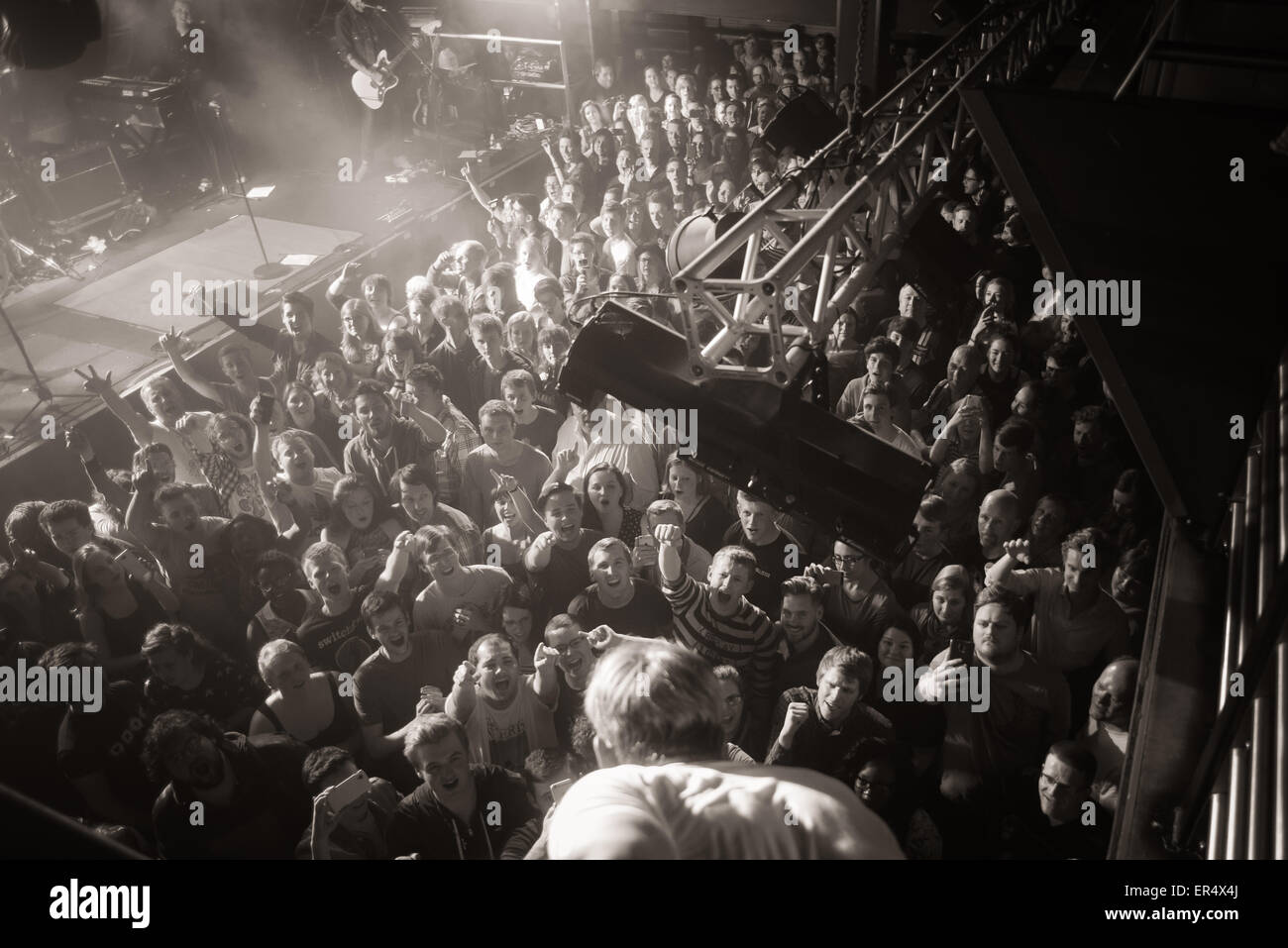 Switchfoot playing the Liquid Rooms Edinburgh 2015 Jon foreman crowd ...