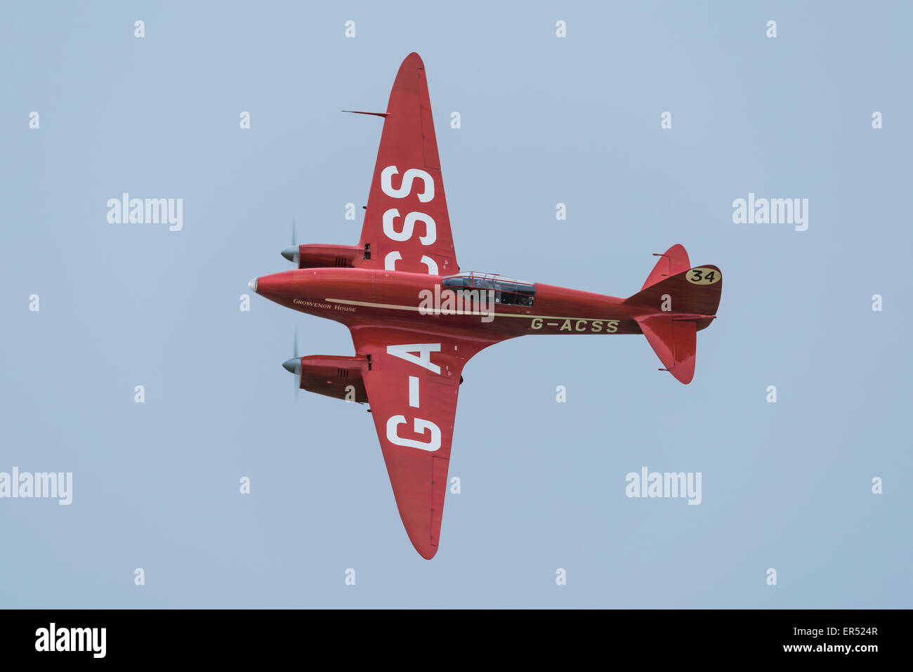 De Havilland DH88 Comet racer flies in the rain at The Shuttleworth ...