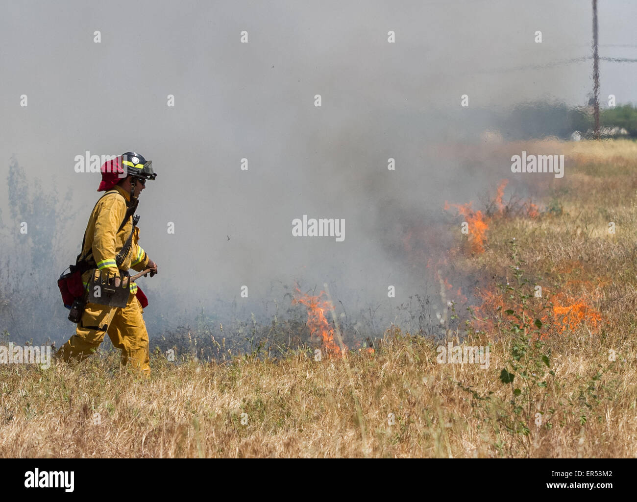 Fast moving grass fires hi-res stock photography and images - Alamy