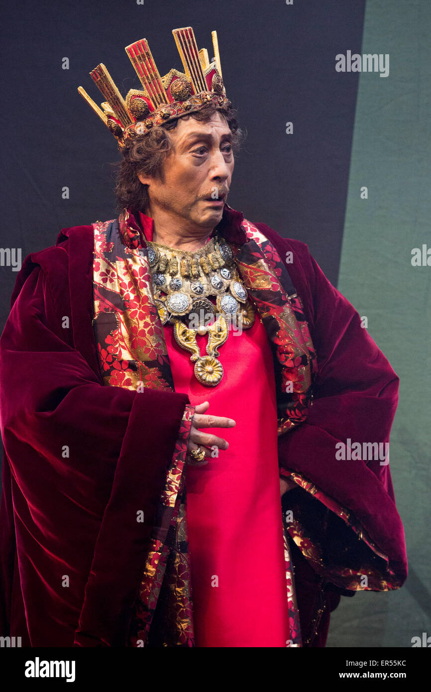 Hamlet Claudius Crown