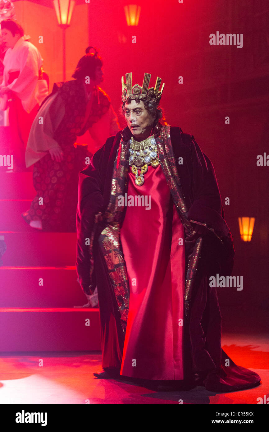 Hamlet Claudius Crown