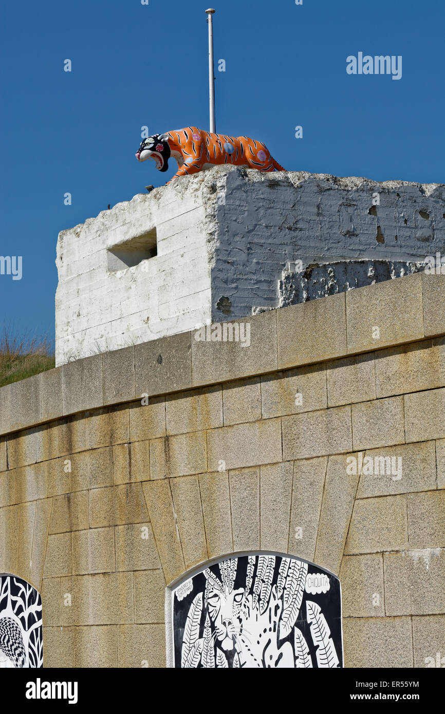 Mural on Outside of Isle of Wight Zoo, former Sandown Fort, Sandown ...