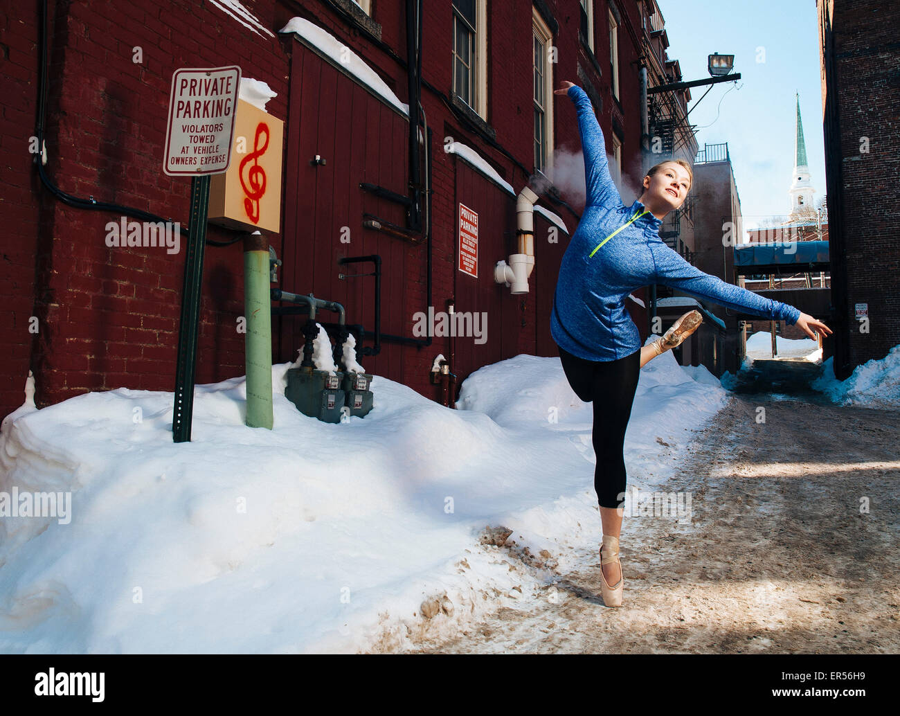Back alley view hi-res stock photography and images - Alamy