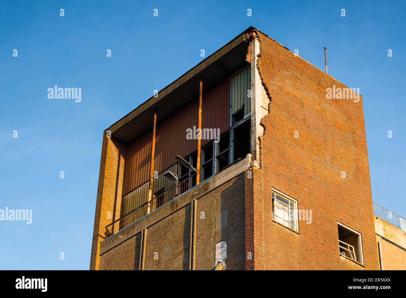 Demolition of an old building belonging to a factory Stock Photo - Alamy