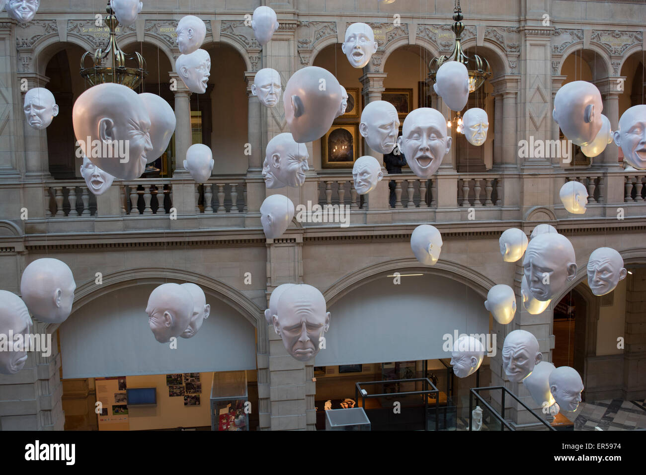 Floating heads hi-res stock photography and images - Alamy