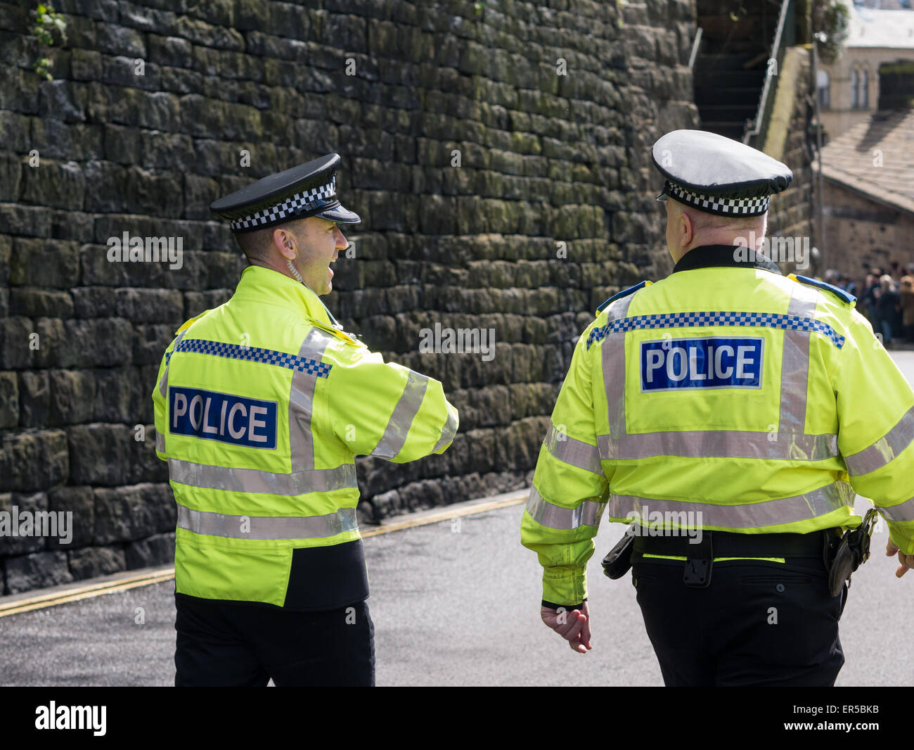 Police officers in Yorkshire market town Stock Photo - Alamy