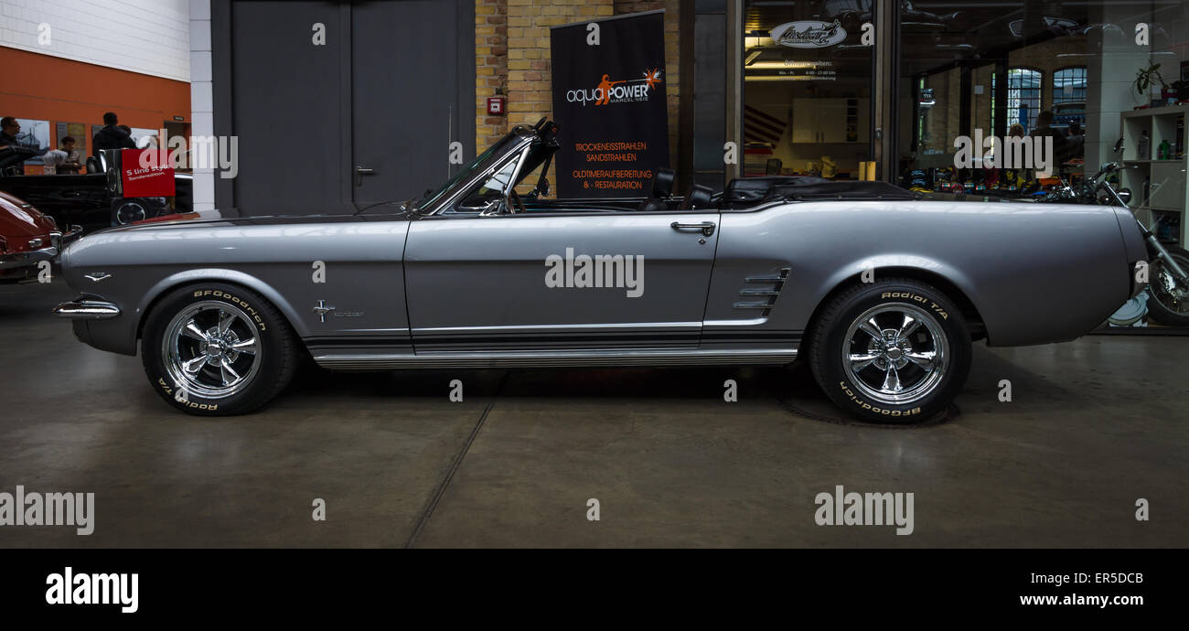 Ford mustang first generation hi-res stock photography and images - Alamy