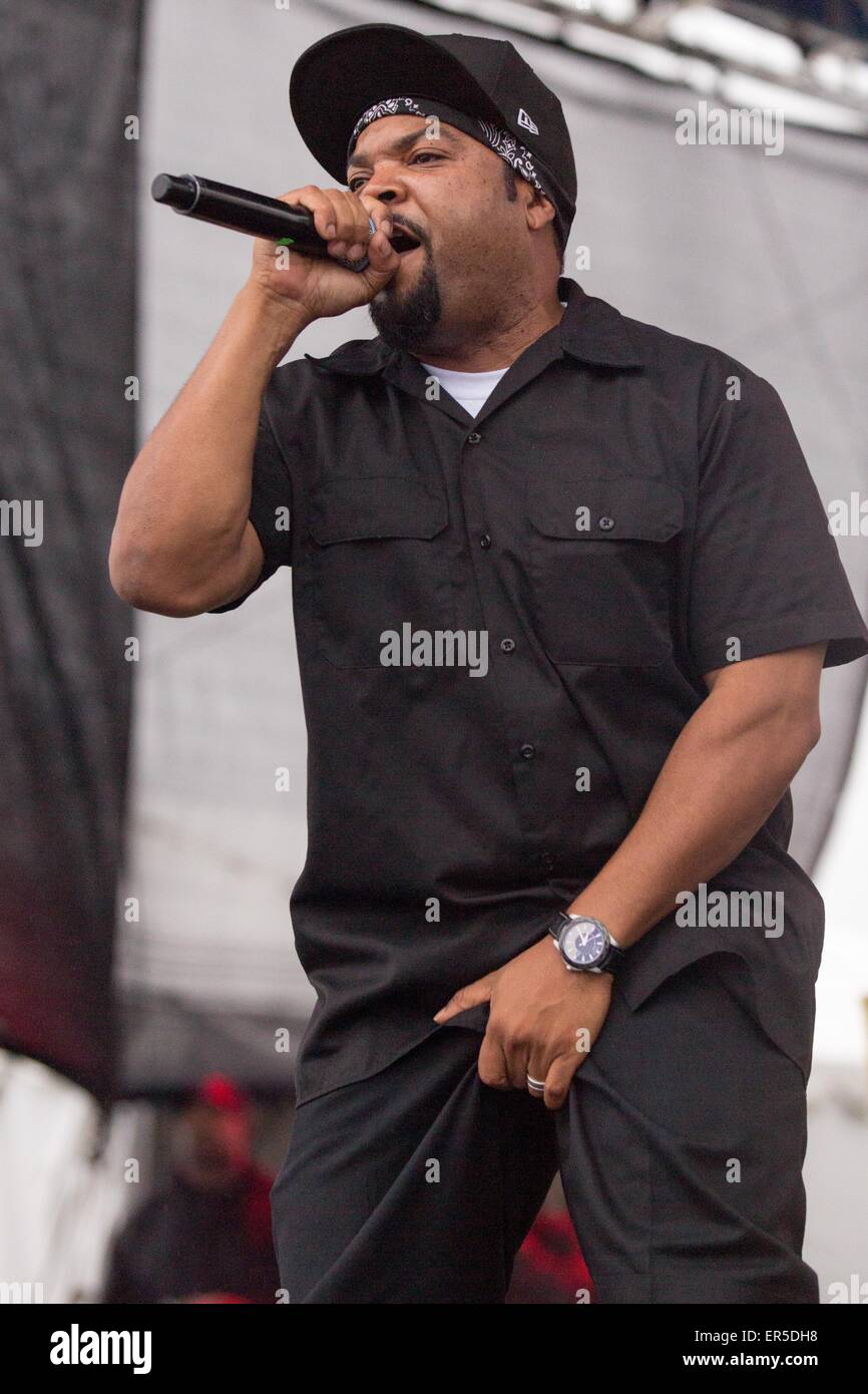 Rapper ice cube hi-res stock photography and images - Alamy
