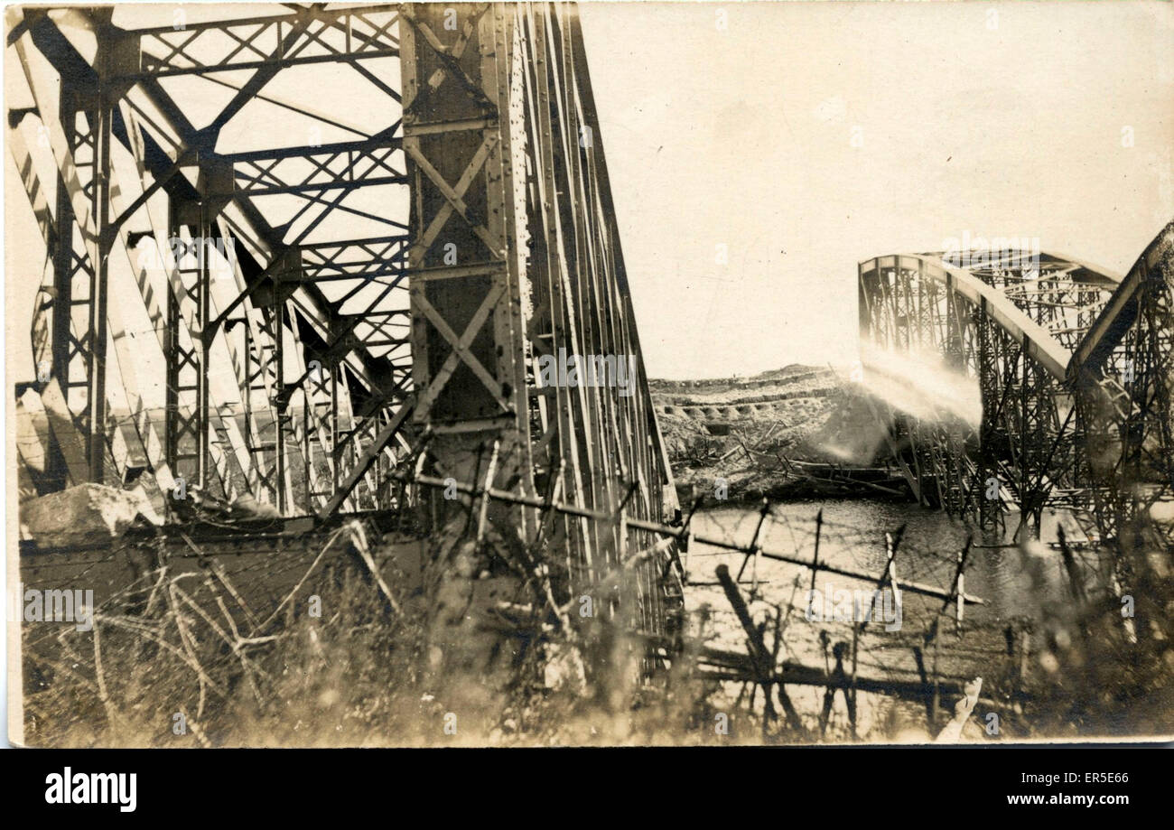 Wwi bridge destruction hi-res stock photography and images - Alamy