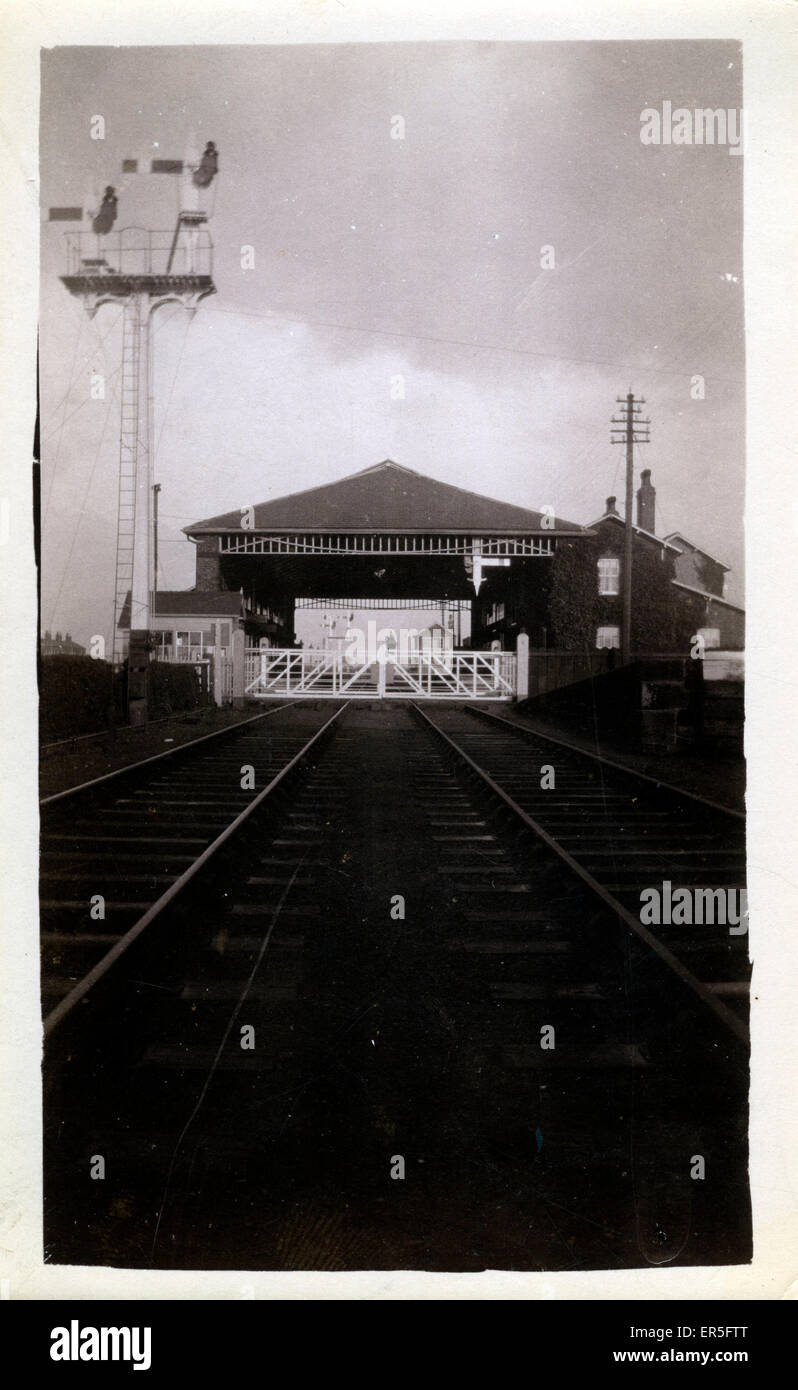 Railway station 1940s hi-res stock photography and images - Alamy