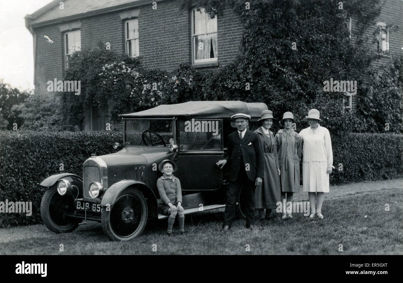 Singer vintage car hi-res stock photography and images - Alamy
