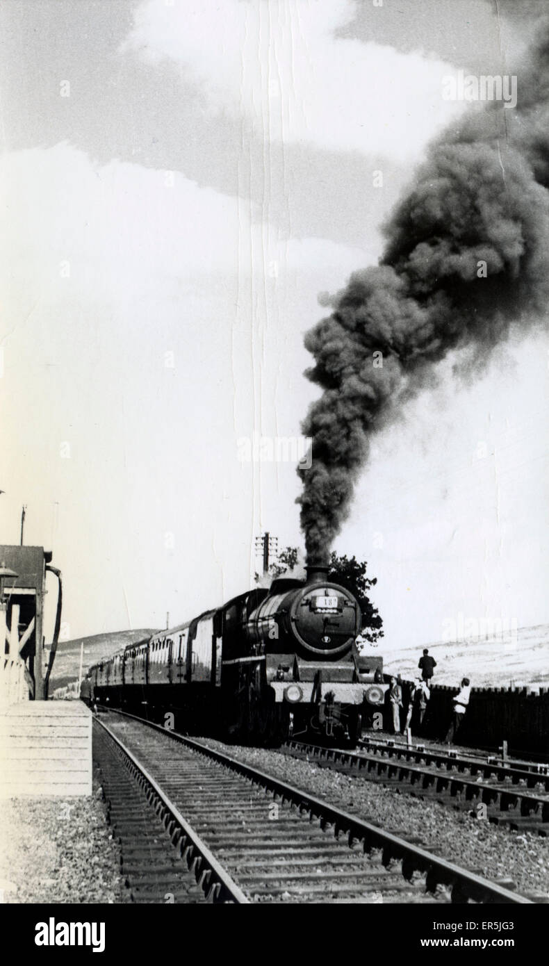 Castle class steam locomotive hi-res stock photography and images - Alamy