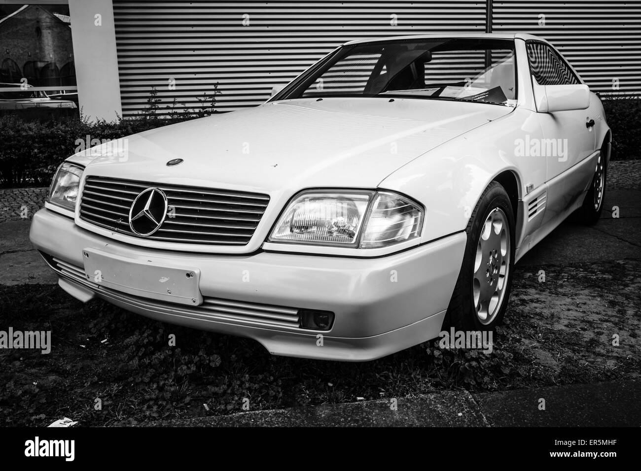 Mercedes r129 Black and White Stock Photos & Images - Alamy