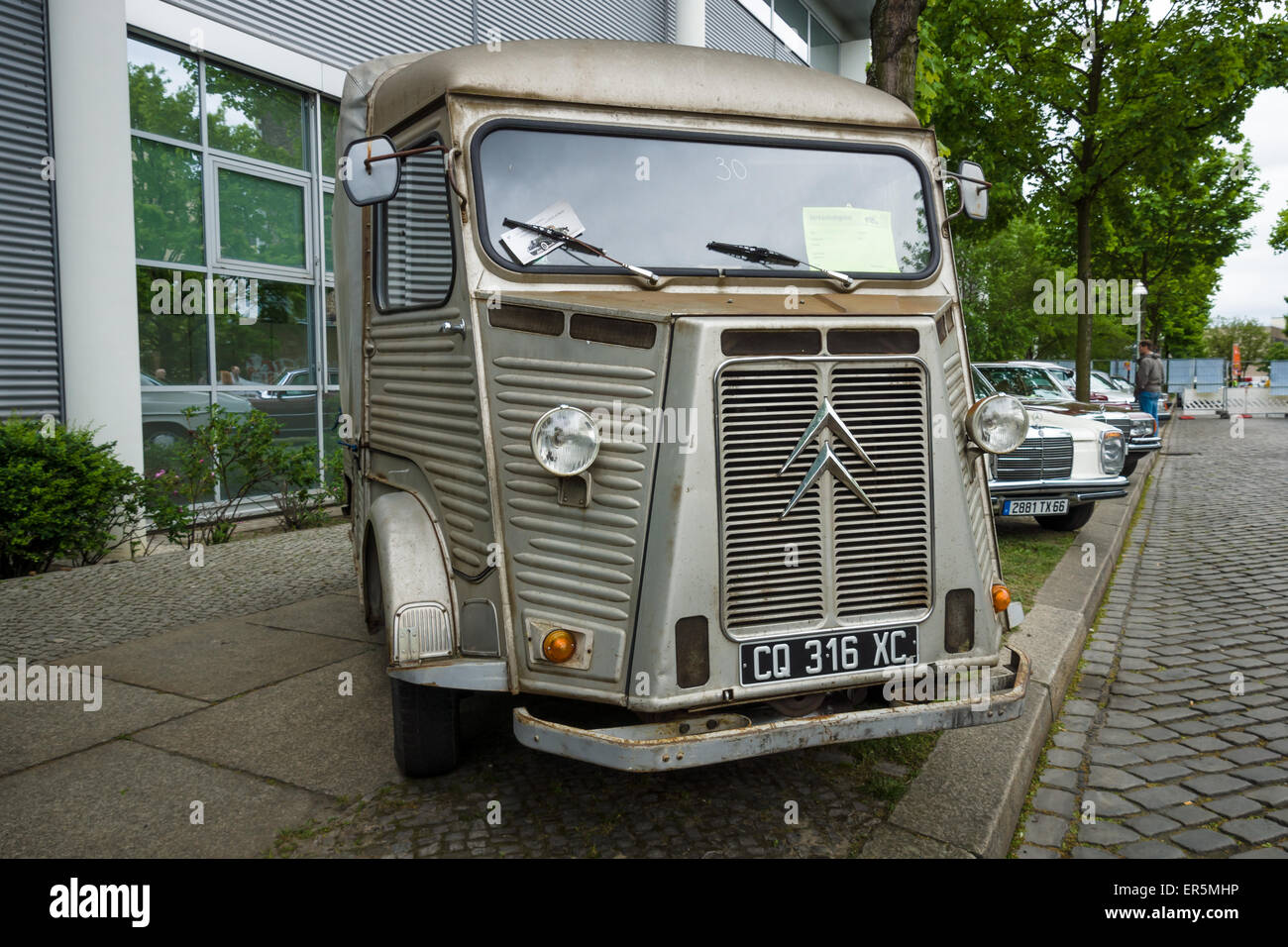 Citroen bus hi-res stock photography and images - Alamy