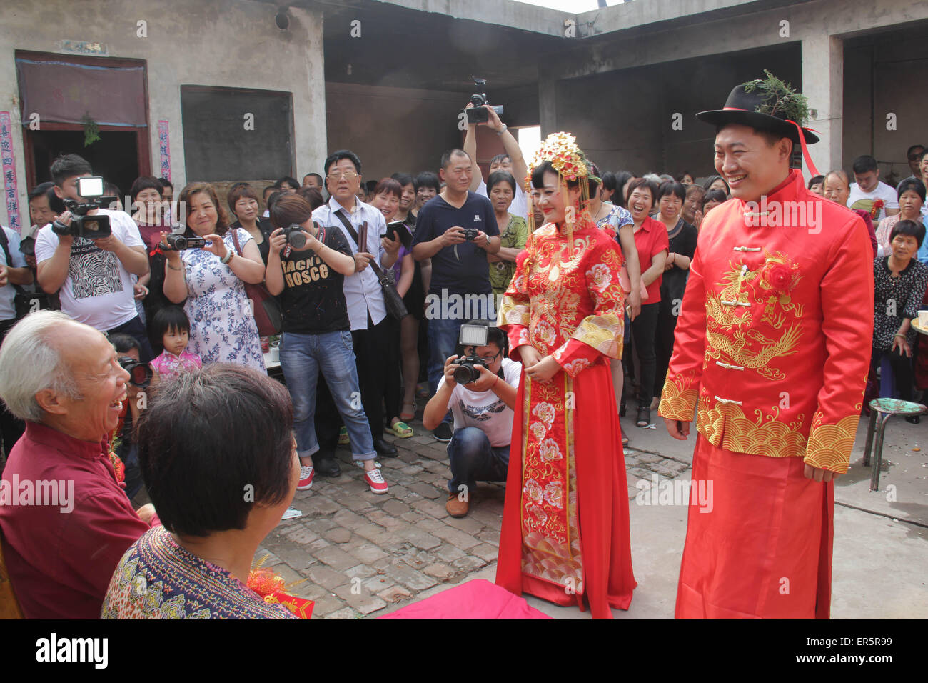 Pingdingshan, Henan, CHN. 27th May, 2015. Pingdingshan, CHINA - May 27 ...