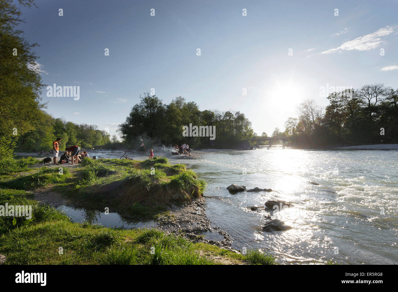 People barbecueing at river Isar, Flaucher, Munich, Bavaria, Germany ...