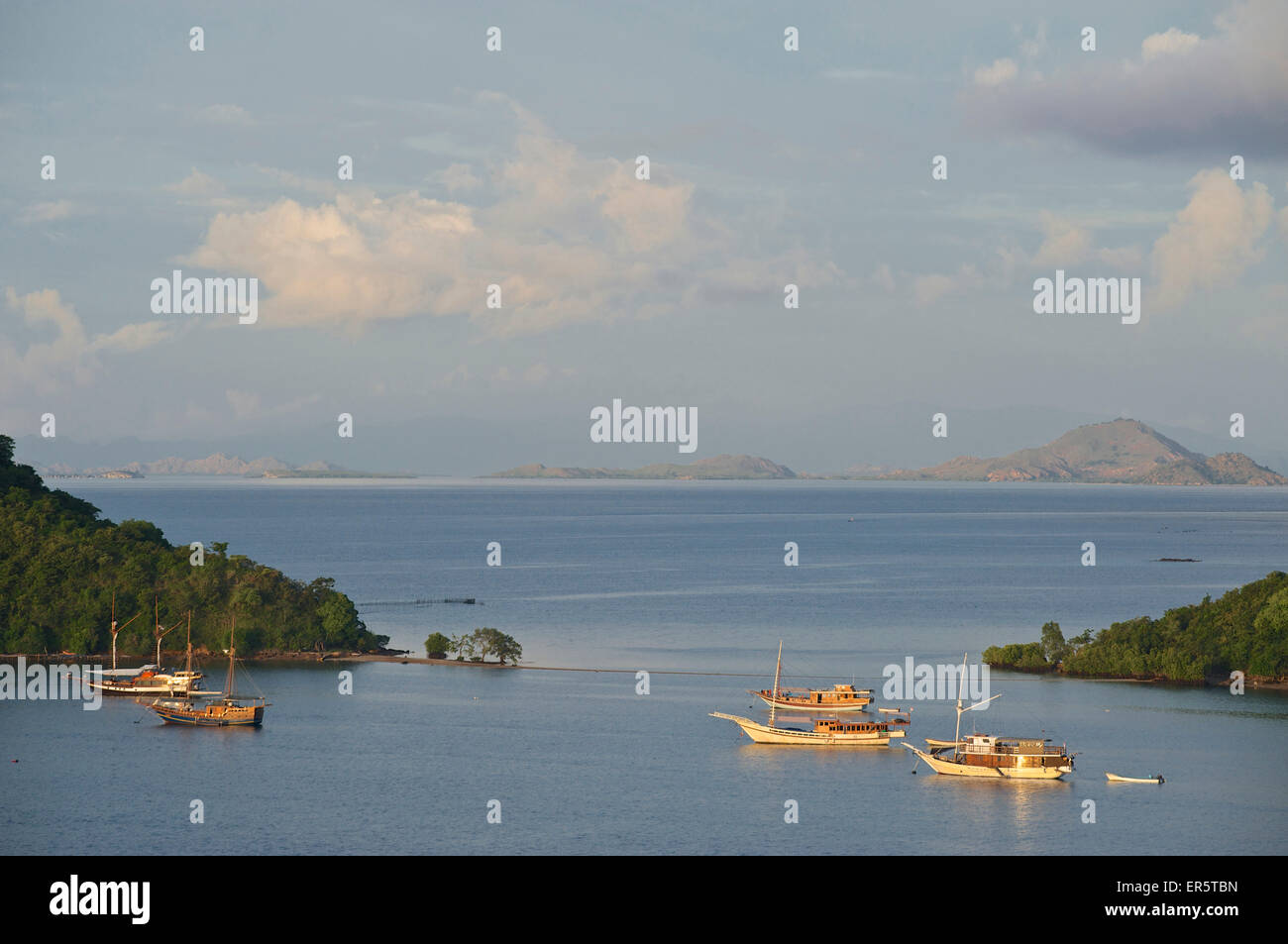 Lesser sunda islands hi-res stock photography and images - Alamy