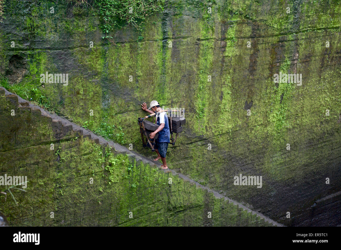 Javanese clothing hi-res stock photography and images - Alamy