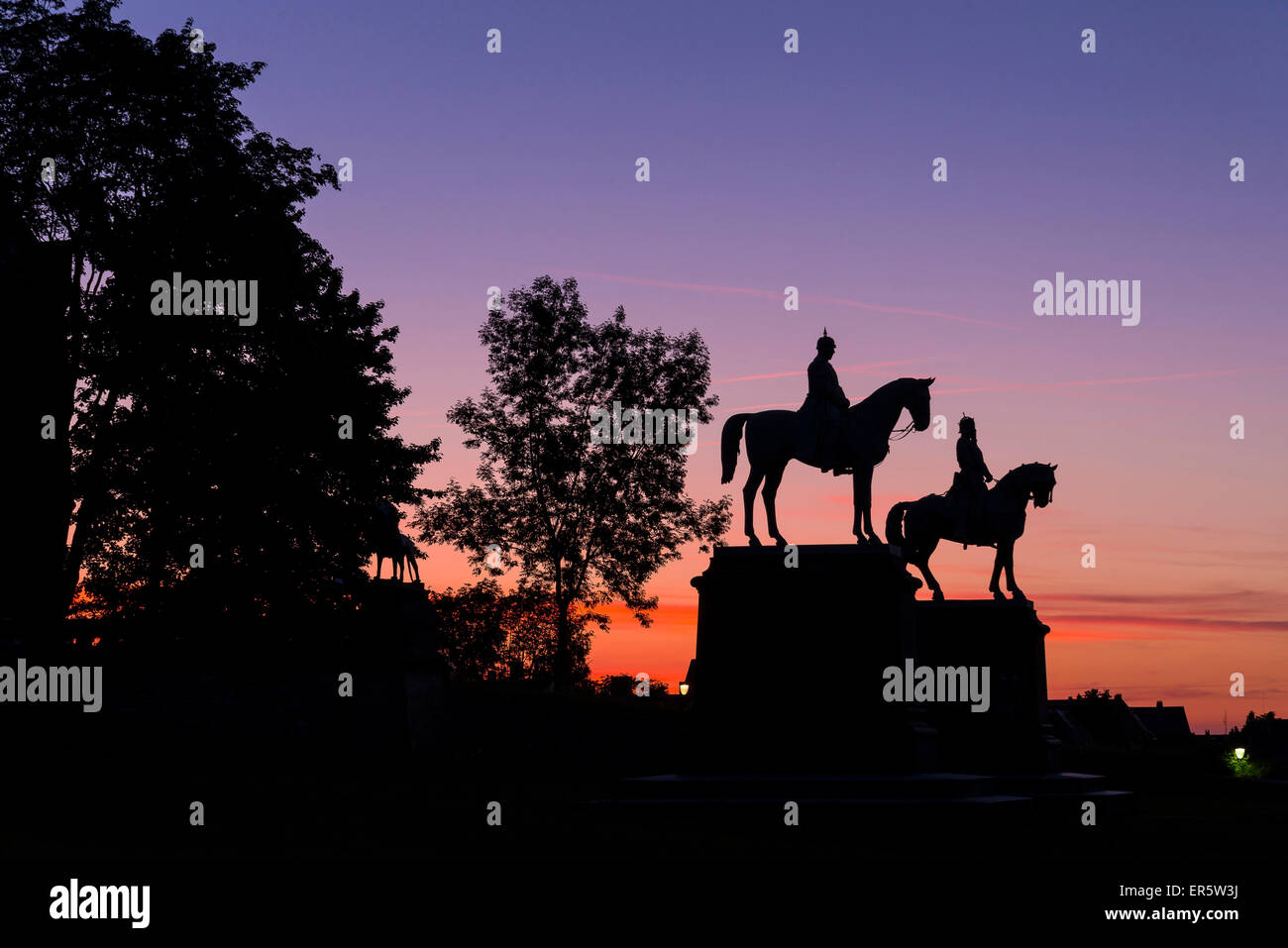 Statues of emperors hi-res stock photography and images - Alamy