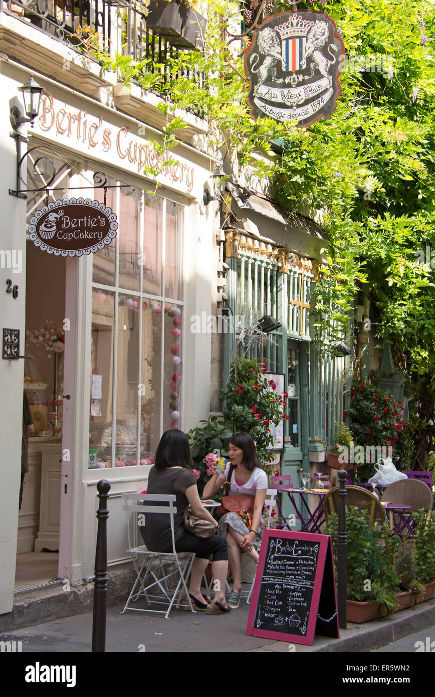 Cake shop, Ile de la Cite, Paris, France, Europe Stock Photo - Alamy