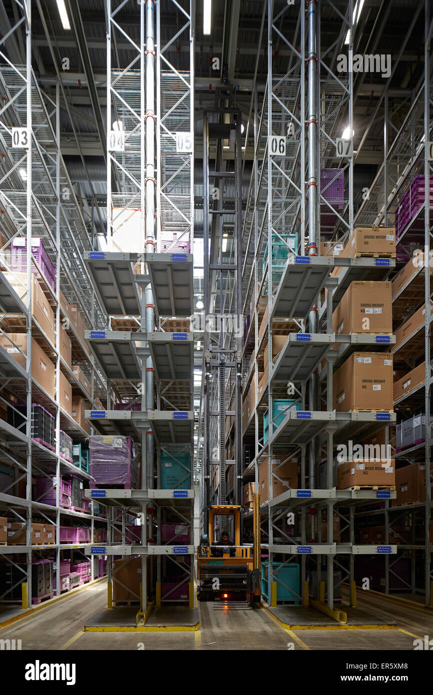 Rack warehouse hi-res stock photography and images - Alamy