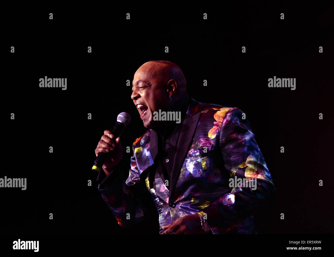 Peabo bryson hi-res stock photography and images - Alamy