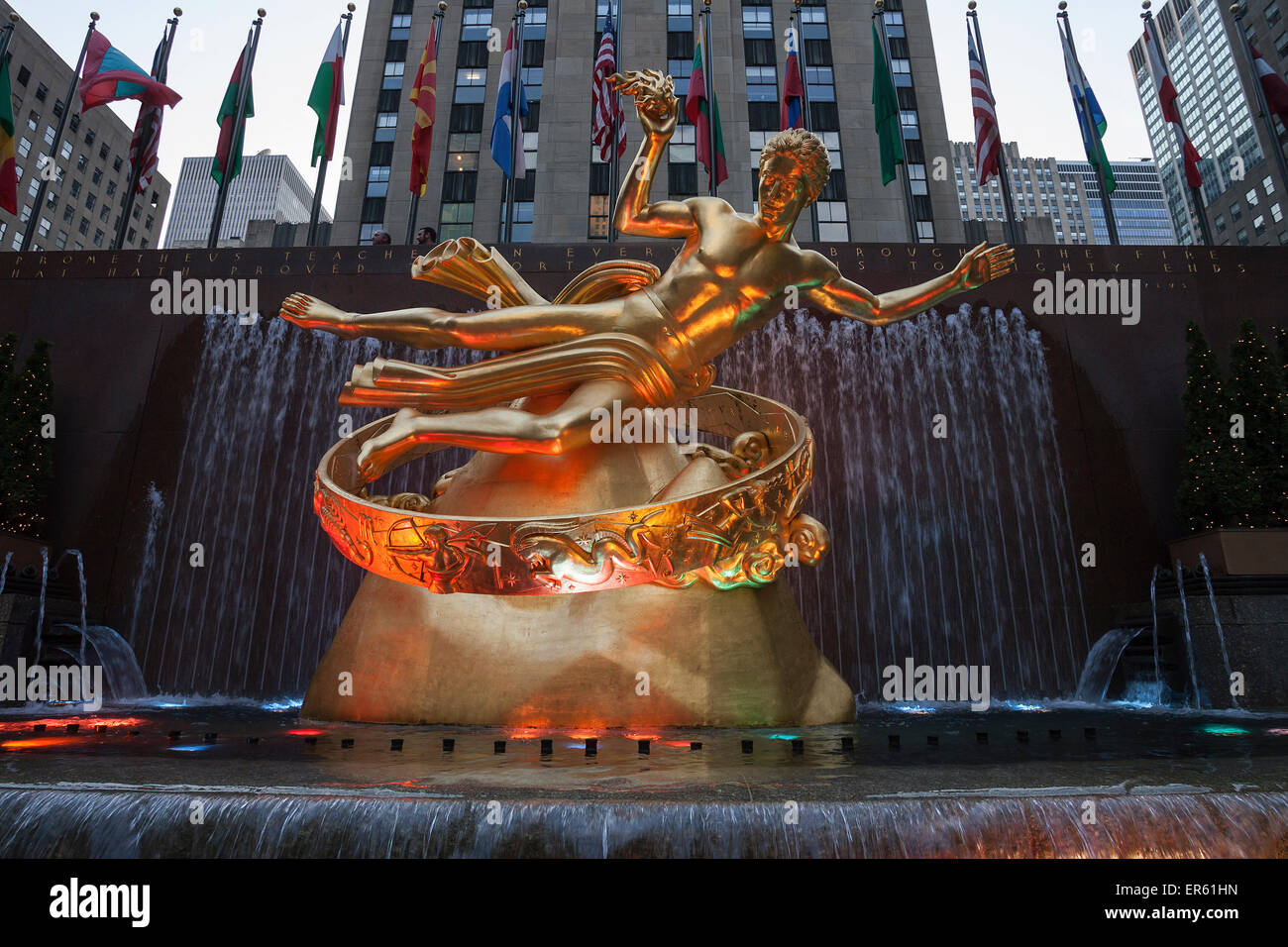 Prometheus sculpture by Paul Manship, Rockefeller Center, Manhattan ...